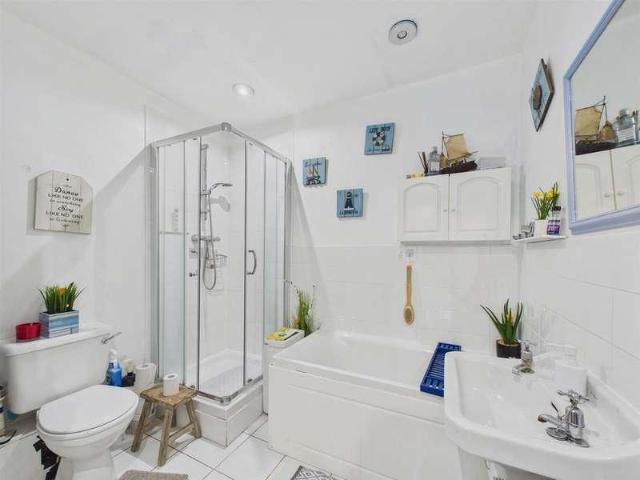 1 bed flat for sale
