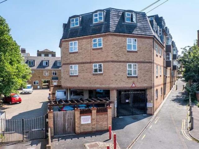 1 bed flat for sale
