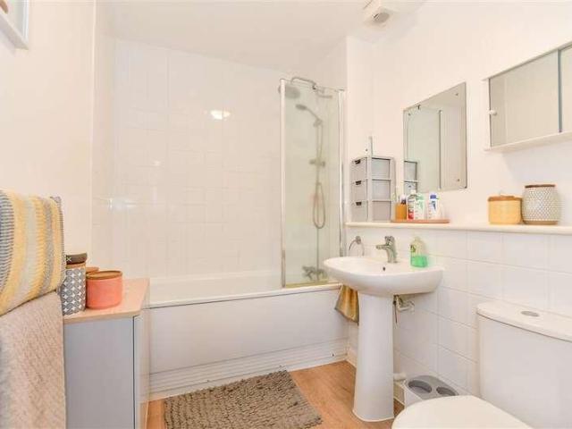 1 bed flat for sale