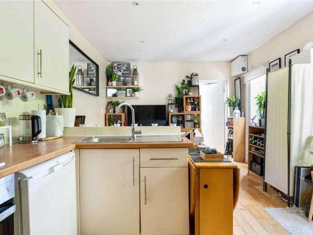 1 bed flat for sale