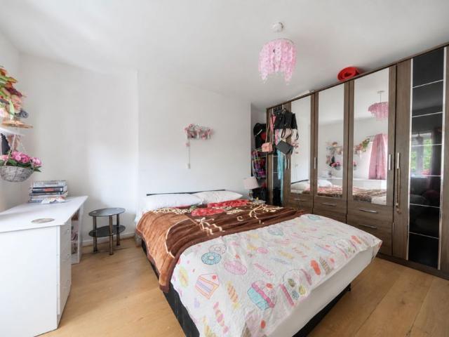1 bed flat for sale