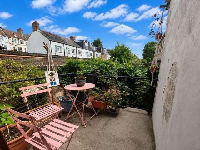 1 bed flat for sale