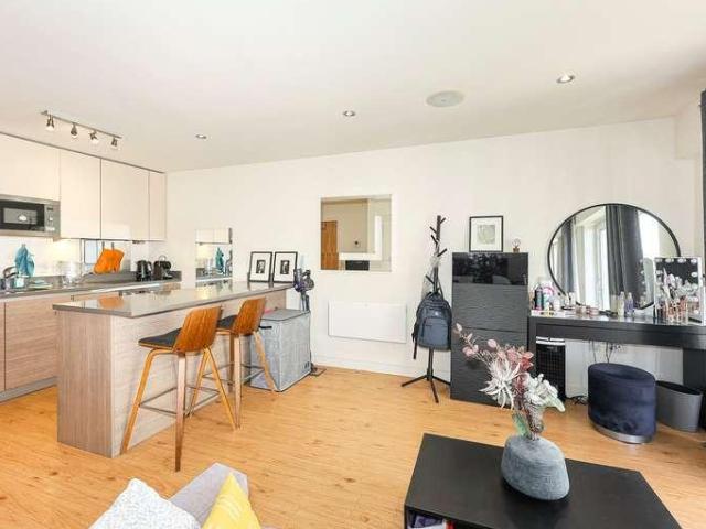 1 bed flat for sale