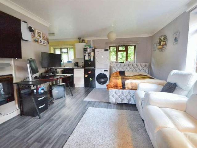 1 bed flat for sale