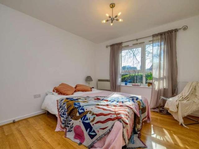 1 bed flat for sale
