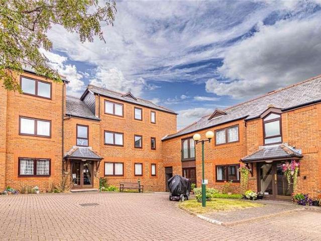 1 bed flat for sale
