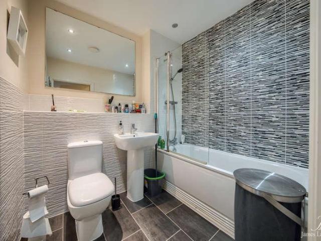 1 bed flat for sale