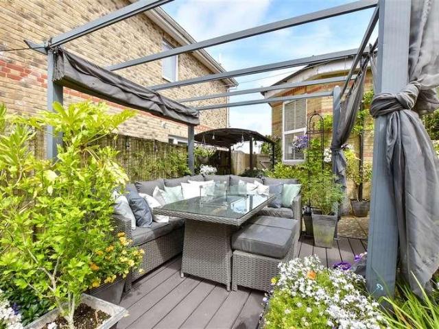1 bed flat for sale