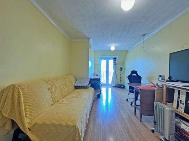 1 bed flat for sale