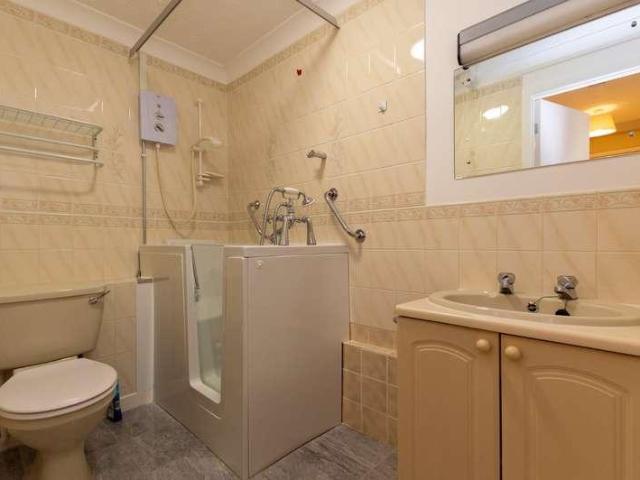 1 bed flat for sale