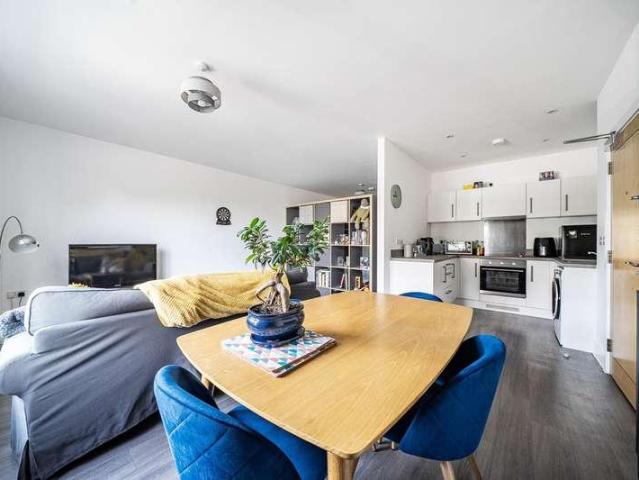 1 bed flat for sale