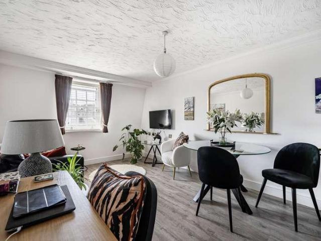 1 bed flat for sale