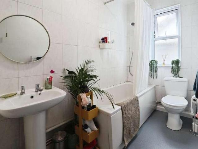 1 bed flat for sale
