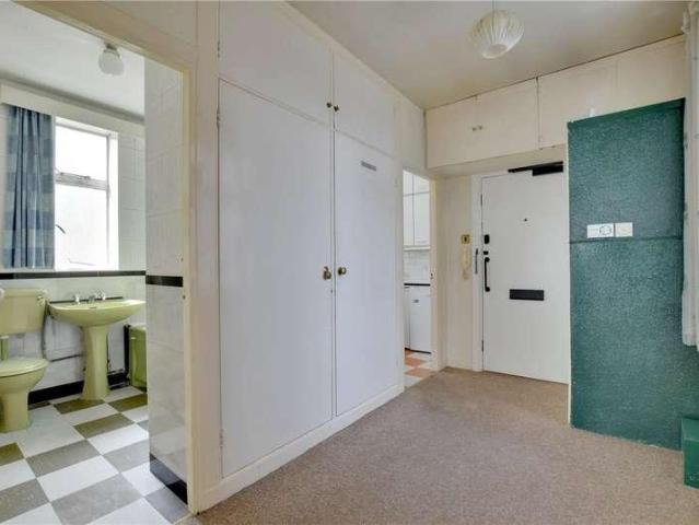 1 bed flat for sale