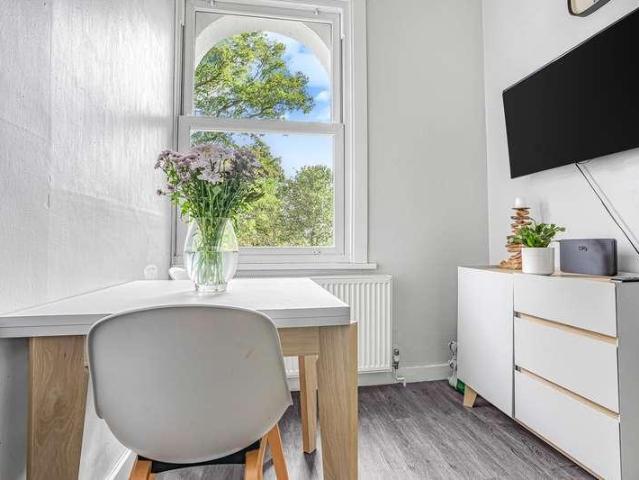 1 bed flat for sale