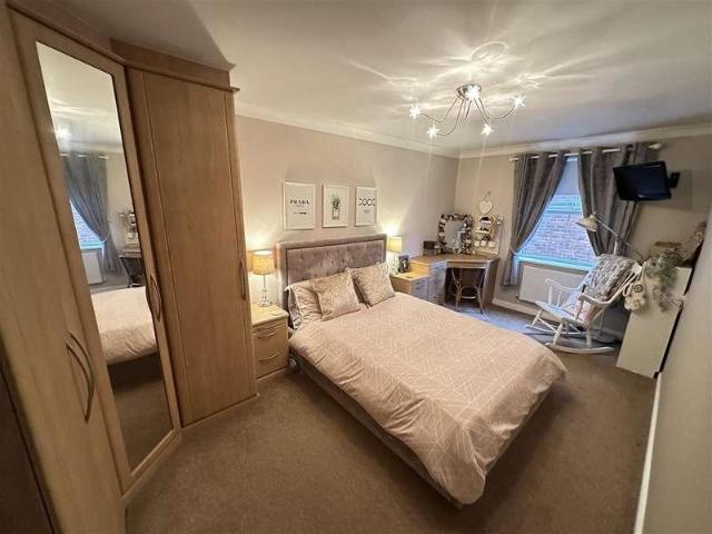 1 bed flat for sale