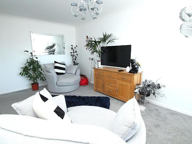 1 bed flat for sale