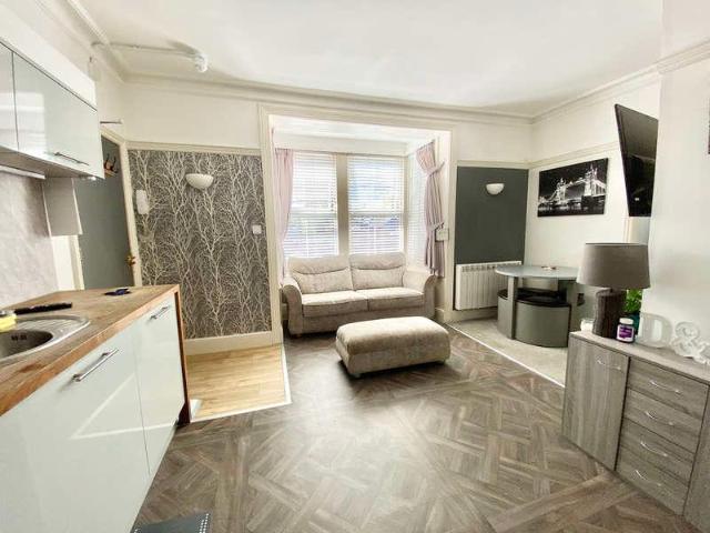 1 bed flat for sale