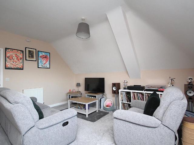 1 bed flat for sale