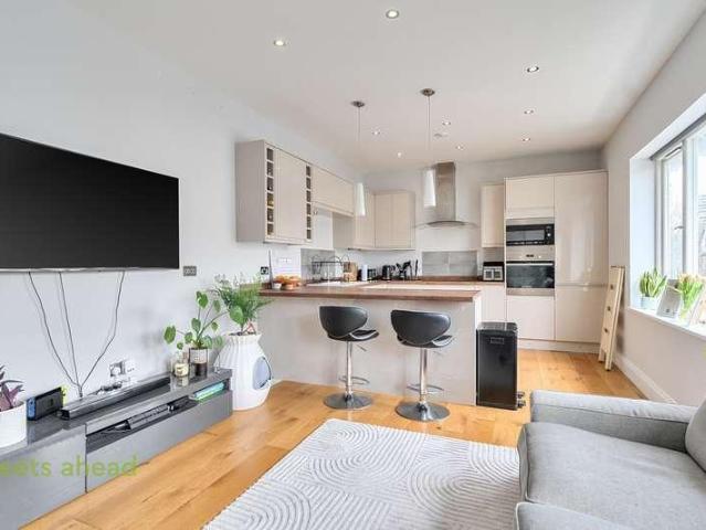 1 bed flat for sale