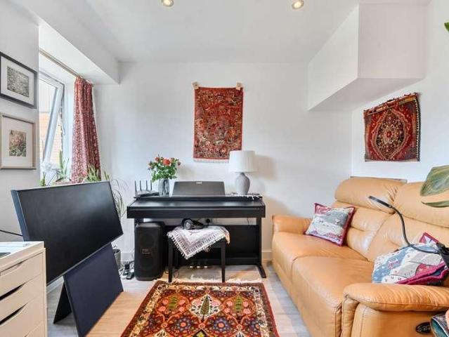1 bed flat for sale
