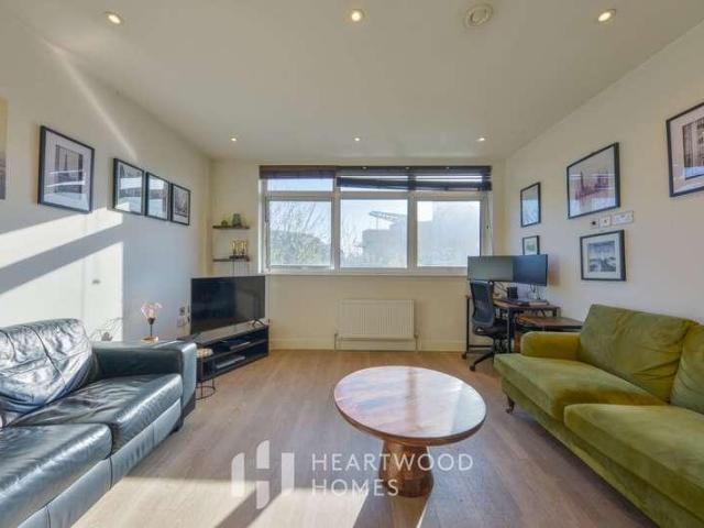 1 bed flat for sale