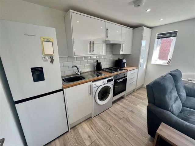 1 bed flat for sale
