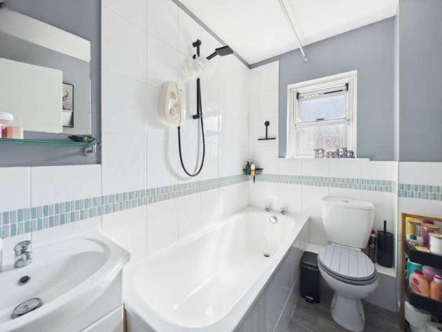 1 bed flat for sale