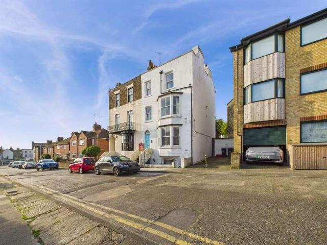 1 bed flat for sale