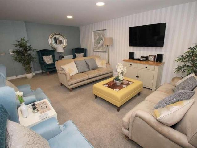 1 bed flat for sale