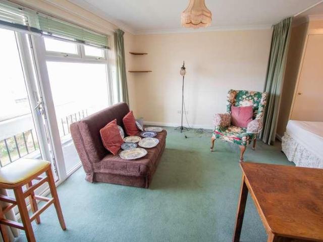 1 bed flat for sale