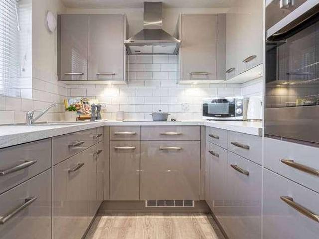 1 bed flat for sale