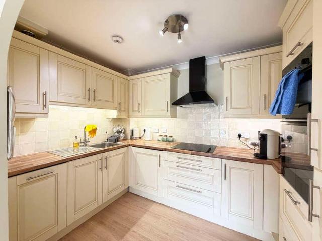1 bed flat for sale