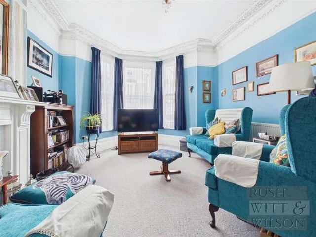 1 bed flat for sale