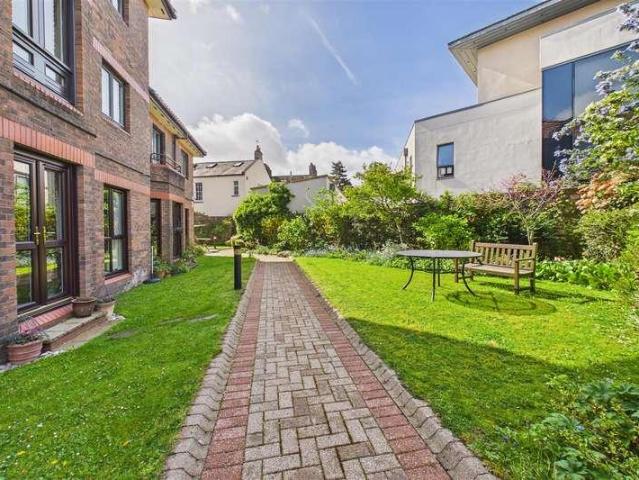 1 bed flat for sale