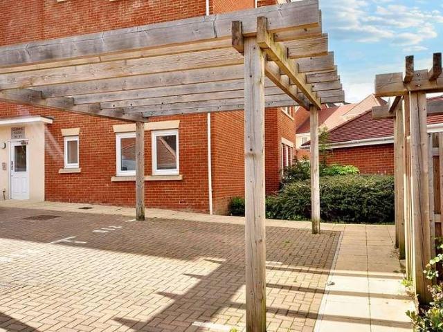 1 bed flat for sale
