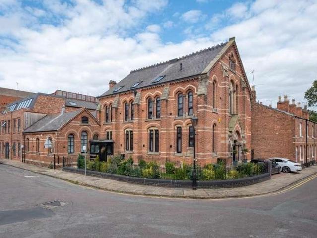 1 bed flat for sale
