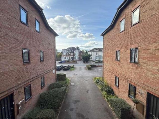 1 bed flat for sale