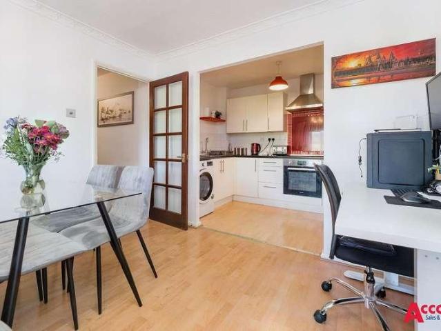 1 bed flat for sale