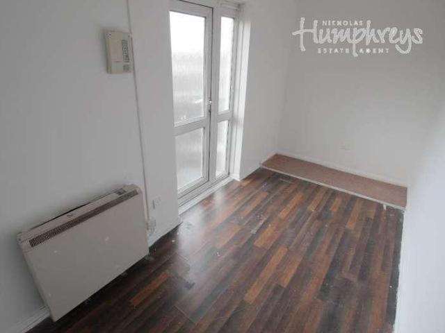 1 bed flat for sale