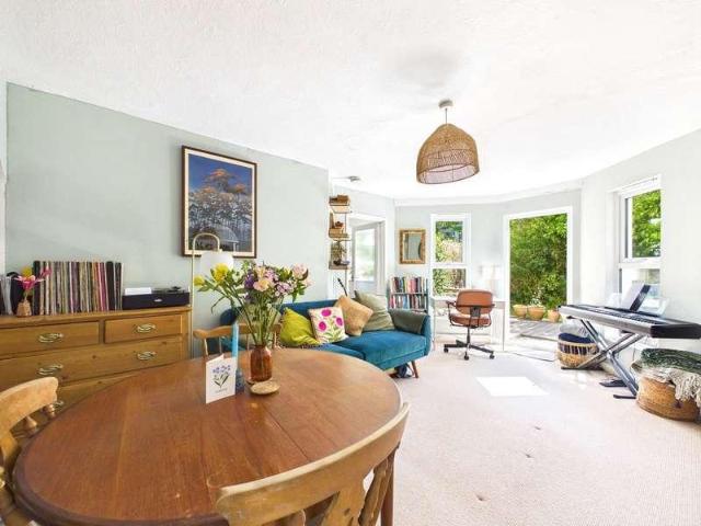 1 bed flat for sale