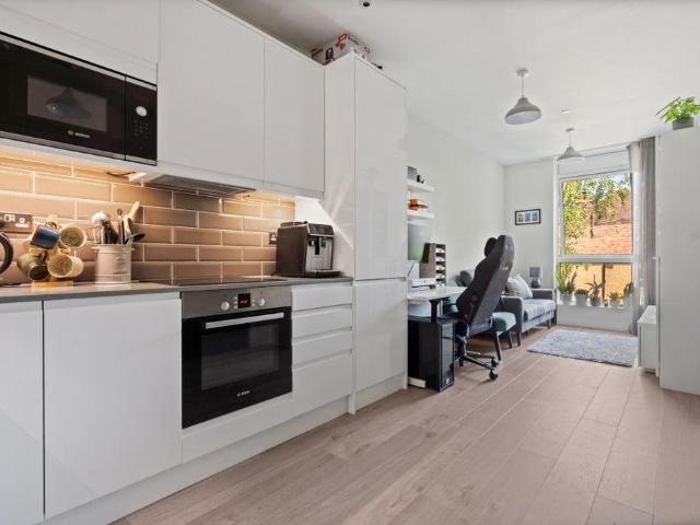 1 bed flat for sale