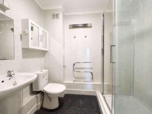 1 bed flat for sale