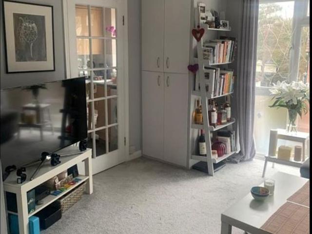 1 Bed Flat, Fox Hill, SE19