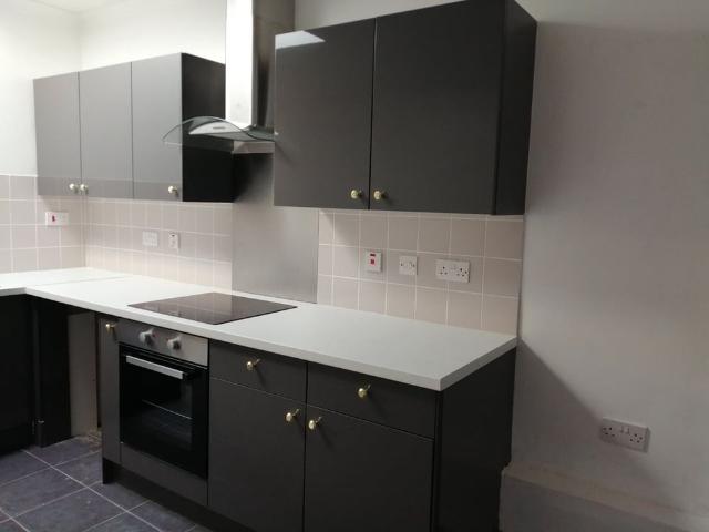 1 Bed Flat, Freemasons Place, CR0