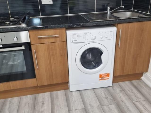 1 Bed Flat, Frimley Road, IG3