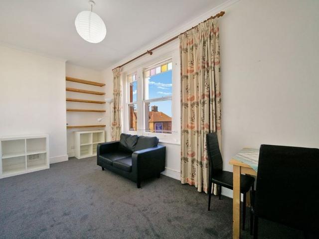 1 Bed Flat, Friern Barnet Road, N11