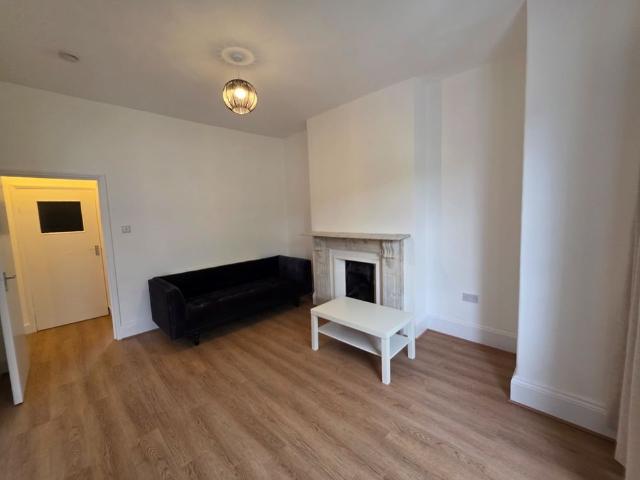 1 Bed Flat, Gubyon Avenue, SE24
