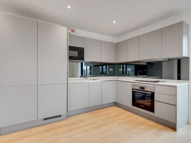 1 Bed Flat, Gunnersbury Avenue, W5