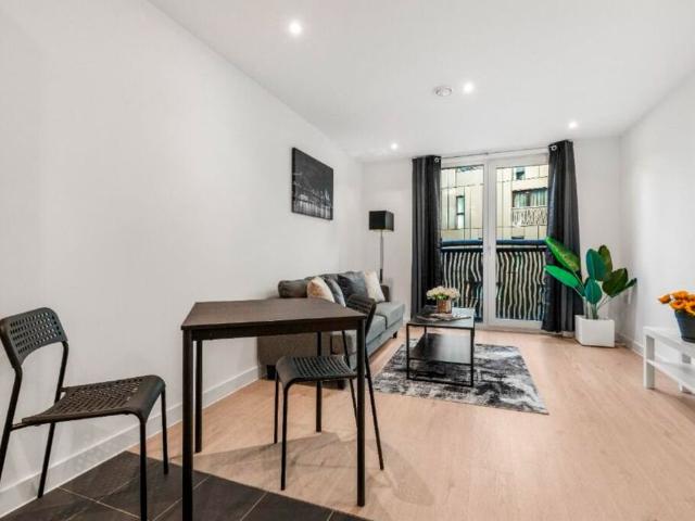 1 Bed Flat, Gatlif Road, SW1W